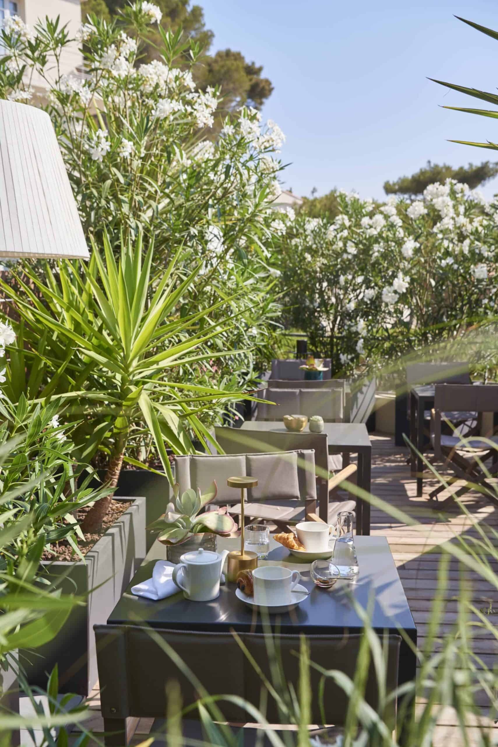 Les Roches Blanches - 5* Hotel in Cassis - Le Long Weekend