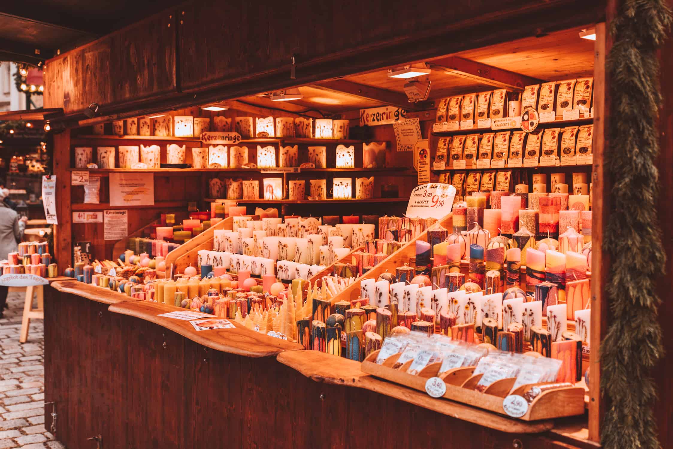 Visiting the Vienna Christmas Markets - Le Long Weekend