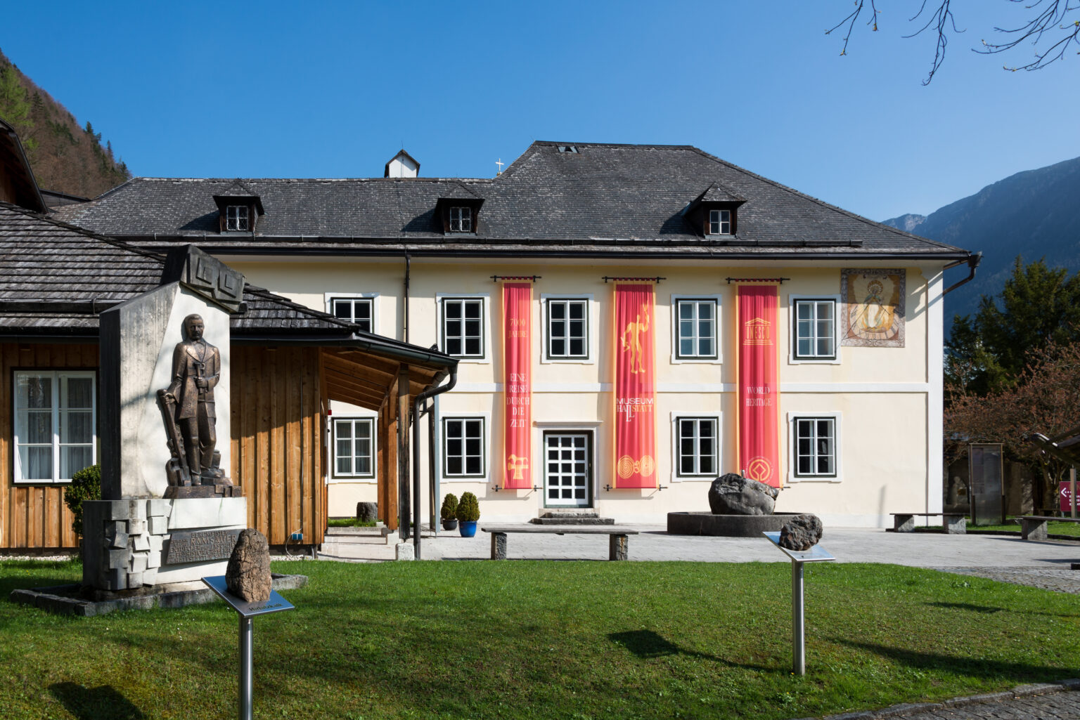 Hallstatt in Winter - Why it's the Most Magical Time to Visit!