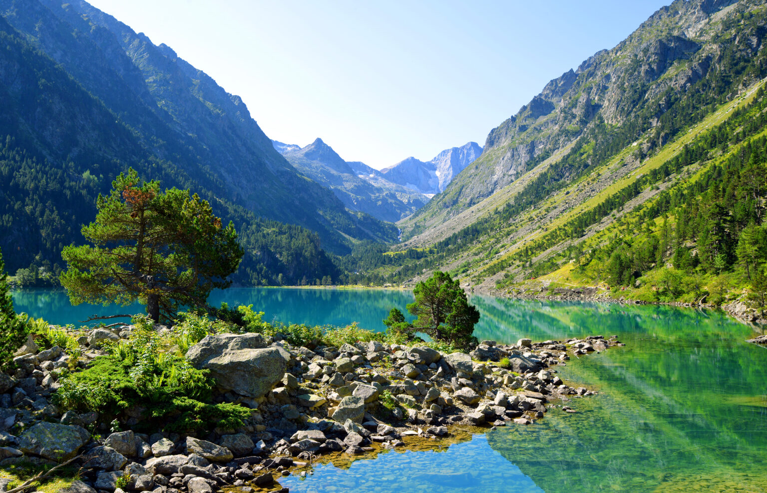 20 Most Beautiful Lakes in France - Le Long Weekend