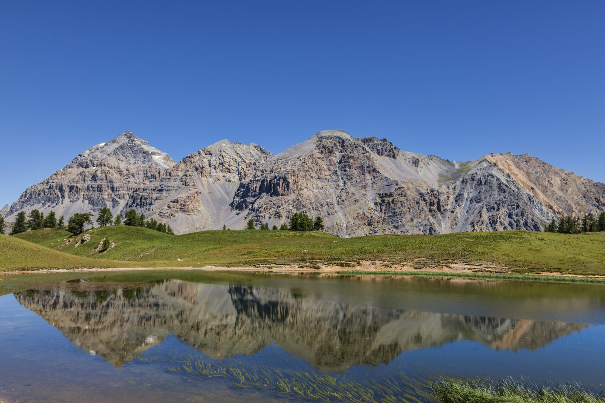 20 Most Beautiful Lakes in France - Le Long Weekend