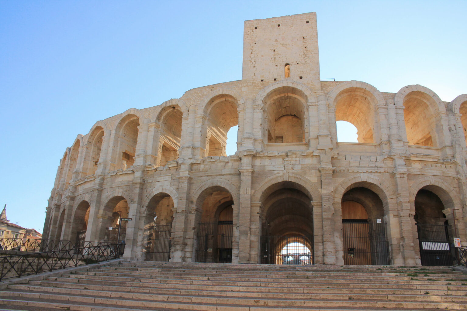 A Local's Guide to Arles, France | Art & Archaeology in Provence - Le ...